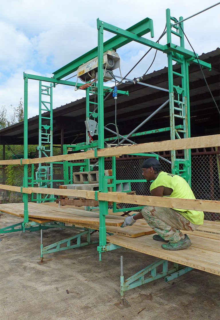 Material Hoist System For Heavy-Duty - Non-Stop Scaffolding