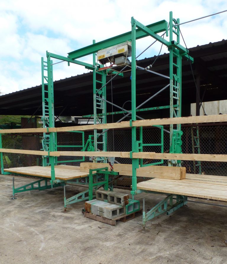 Material Hoist System For Heavy-Duty - Non-Stop Scaffolding