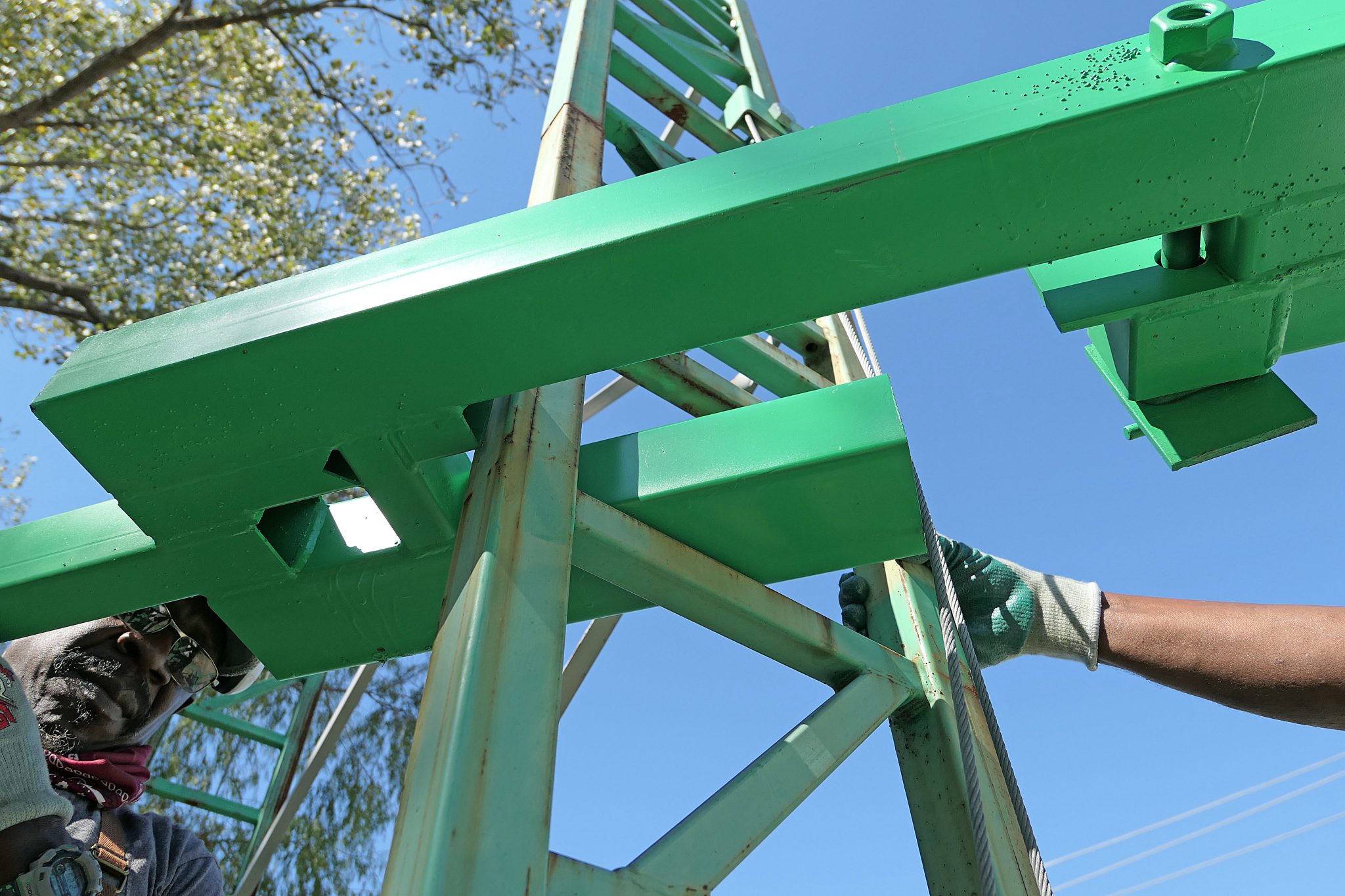 WINTER ENCLOSURE USING OVERHEAD PROTECTION - Non-Stop Scaffolding