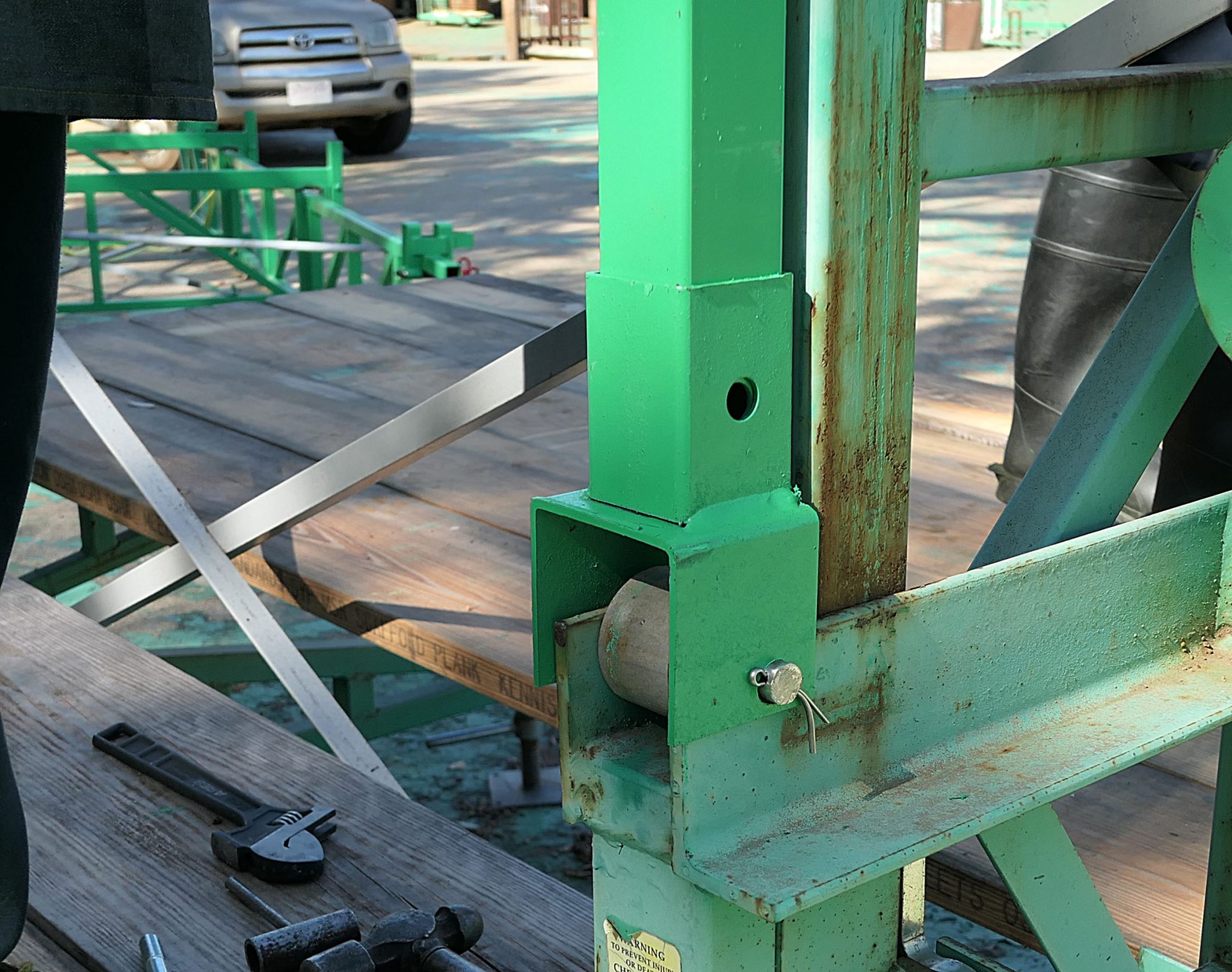 WINTER ENCLOSURE USING OVERHEAD PROTECTION - Non-Stop Scaffolding